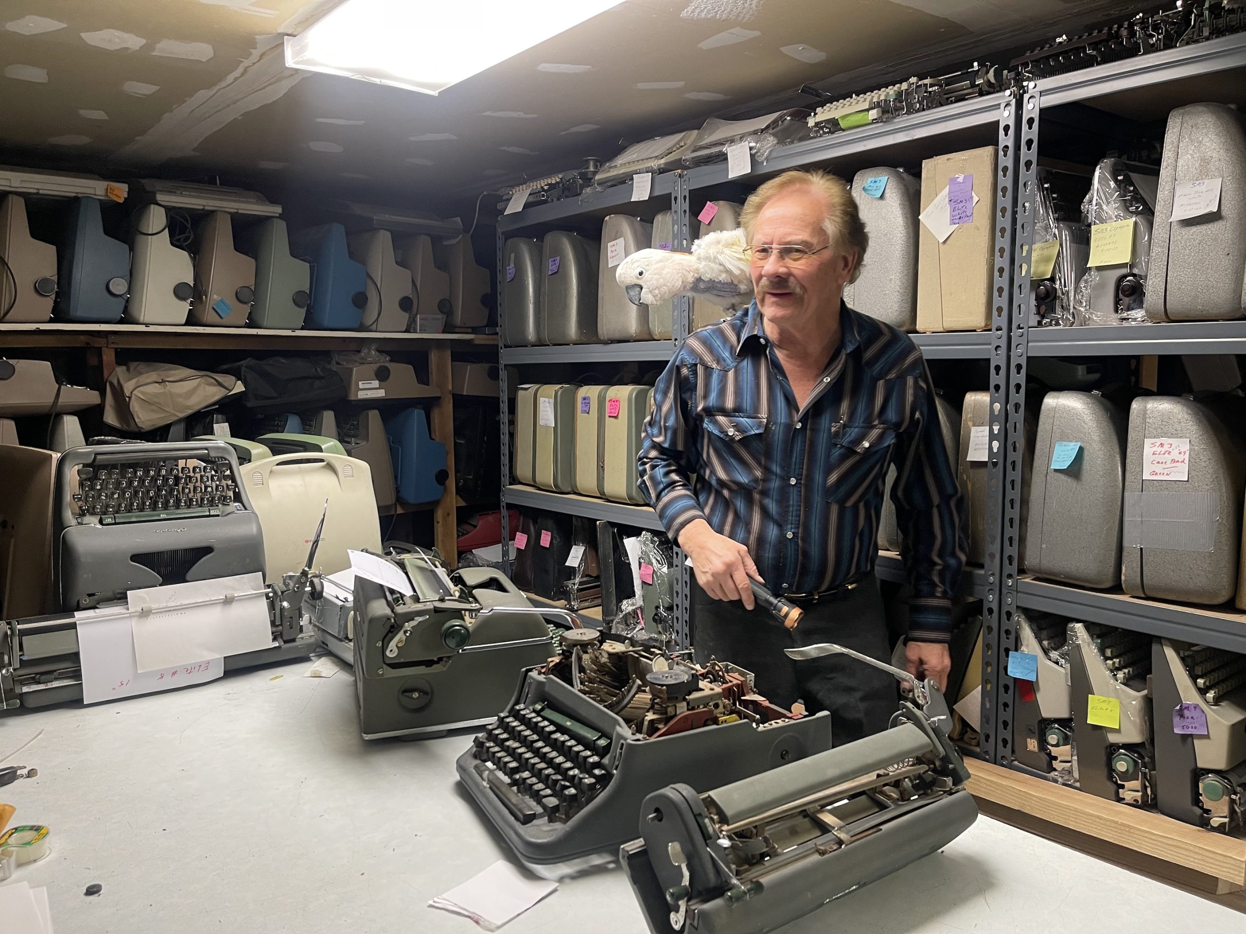 ‘Typewriter heaven’ holds steadfast in Glenwood Springs – The Sopris Sun